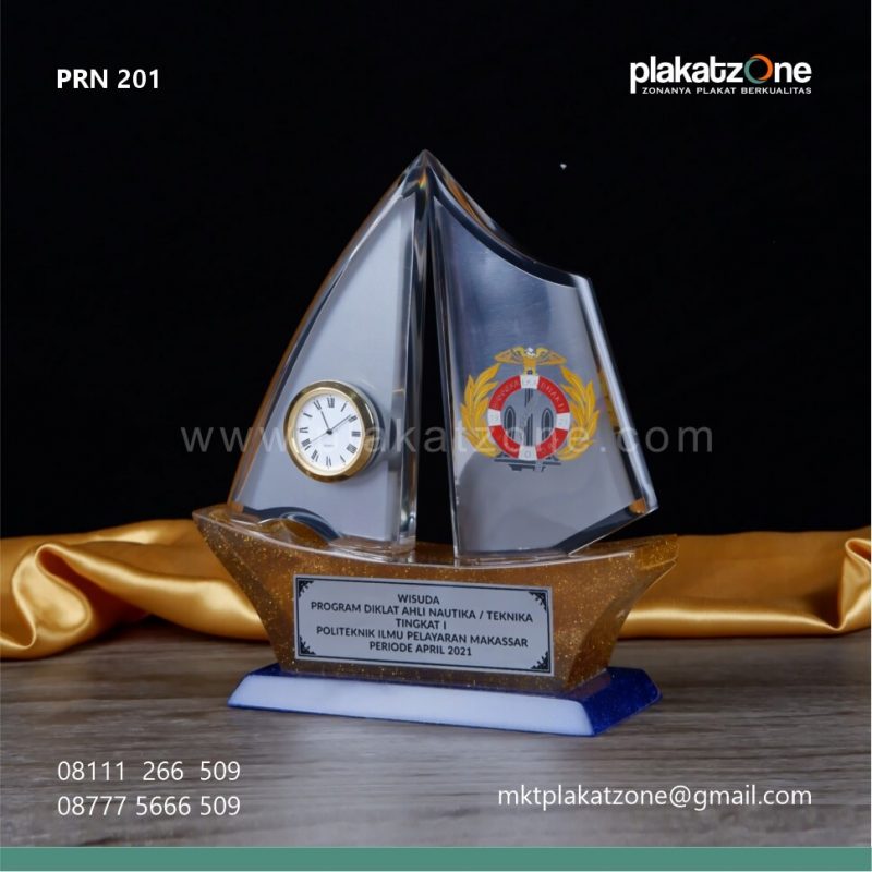 Desain Plakat Resin Mengenal Bahan Resin